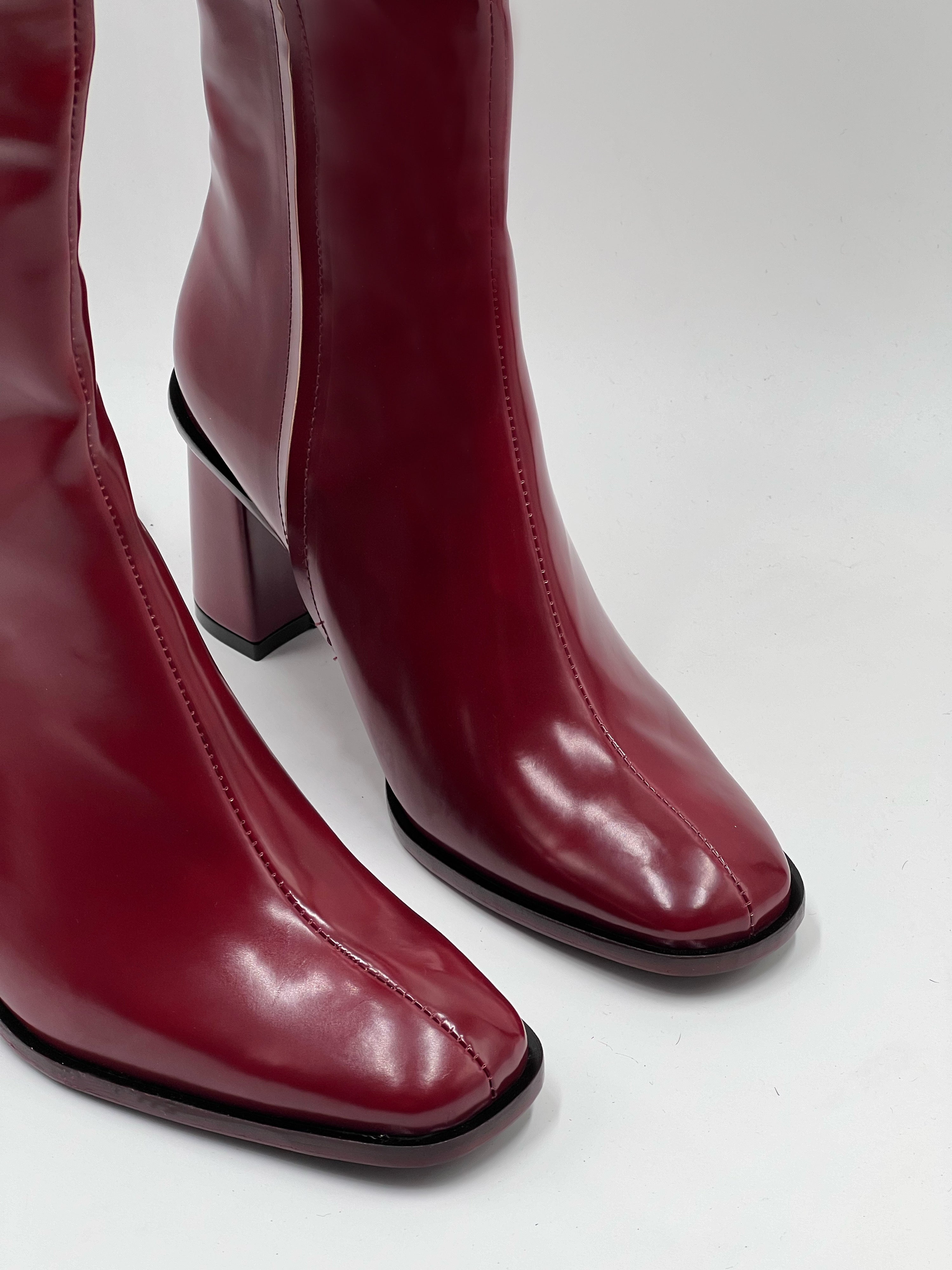 Clarck Cherry Gloss – La Canea